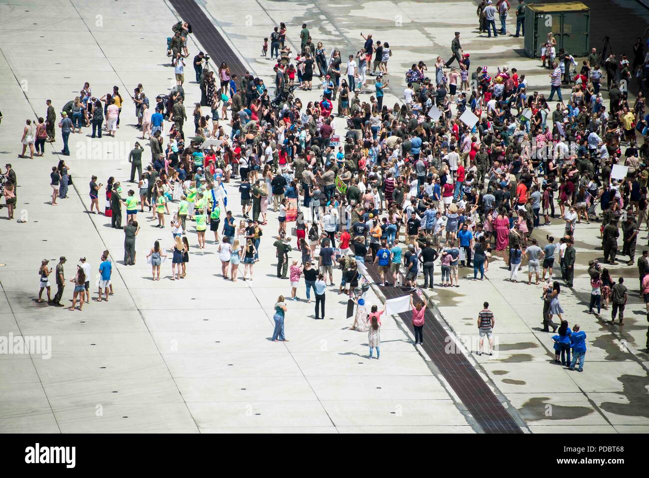 NEW RIVER, N.C. (Aug. 4, 2018) Marines from Marine Medium Tiltrotor ...