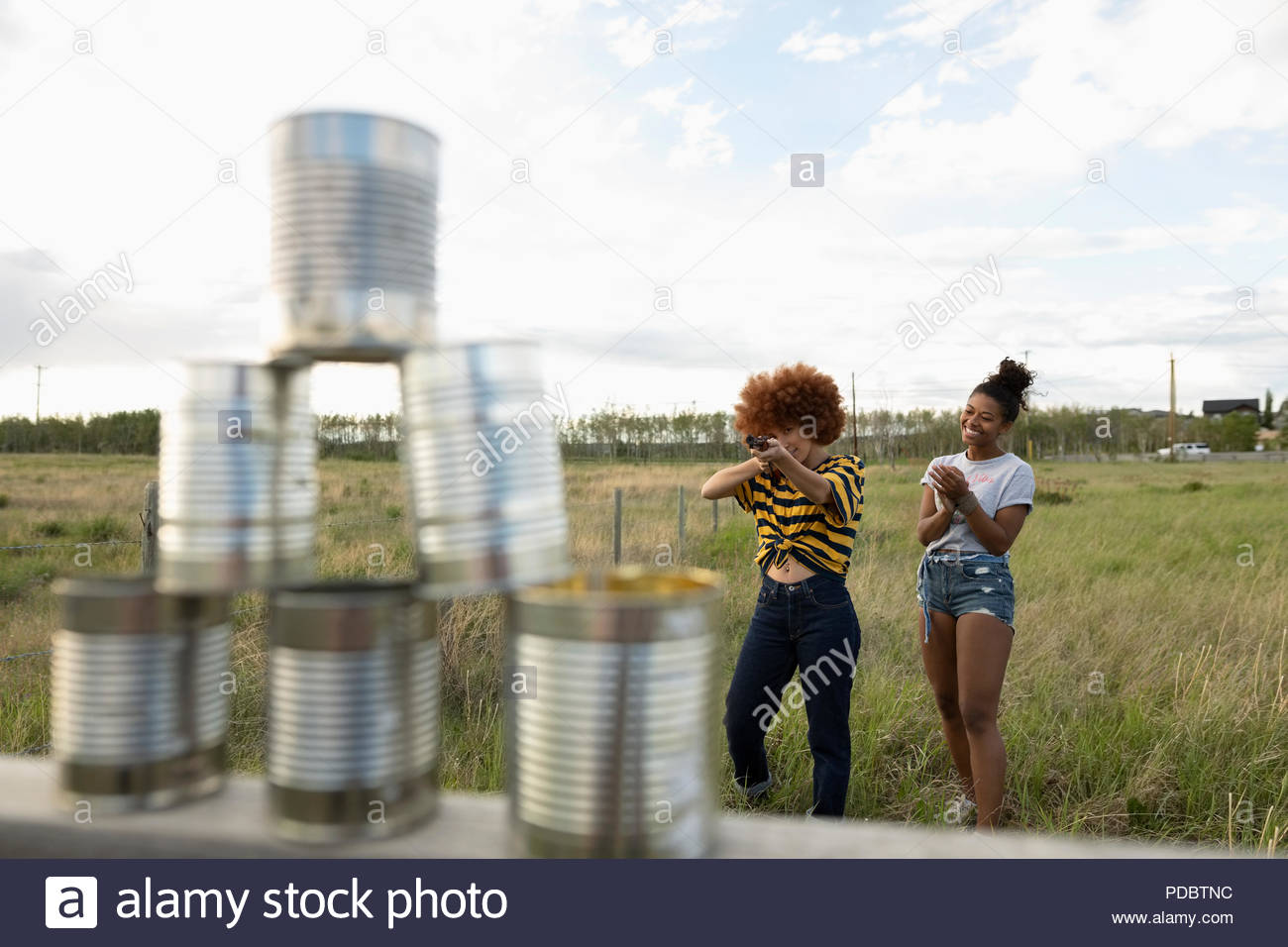 Two stacked cans hi-res stock photography and images - Alamy