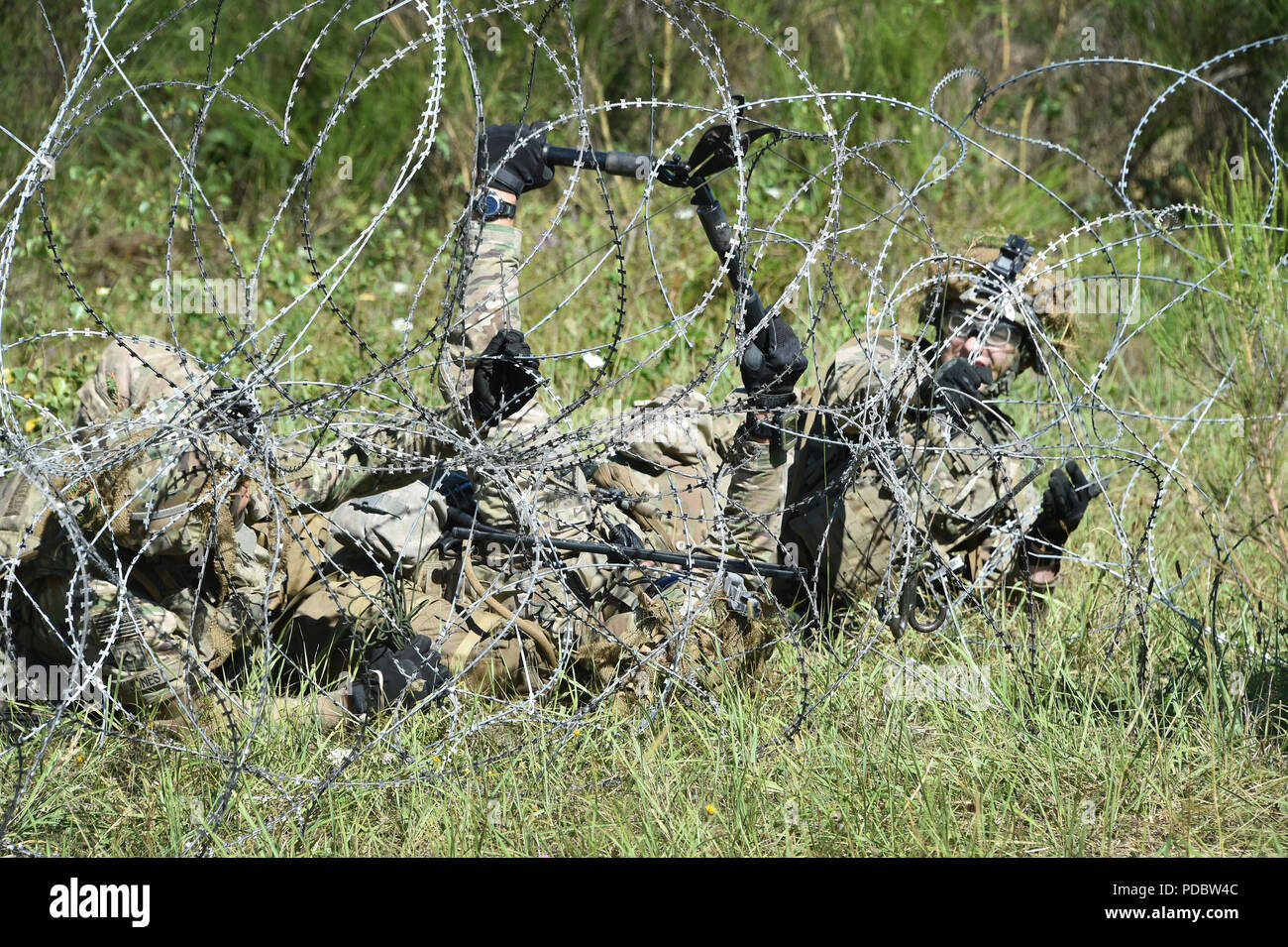 U.S. Soldiers with 1st Platoon, A Company, 1st Battalion, 4th Infantry ...