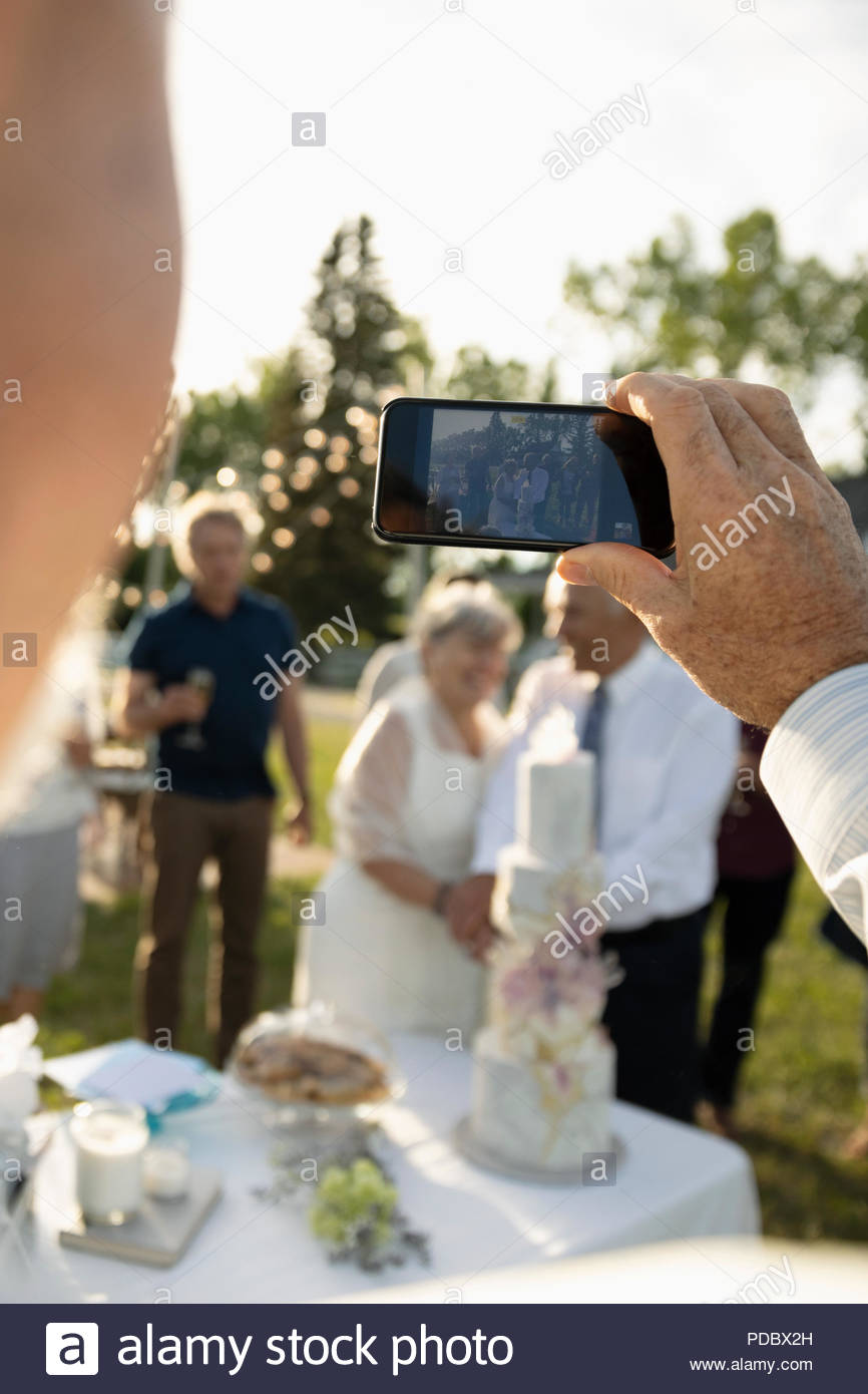 Photographing bride hi-res stock photography and images - Alamy