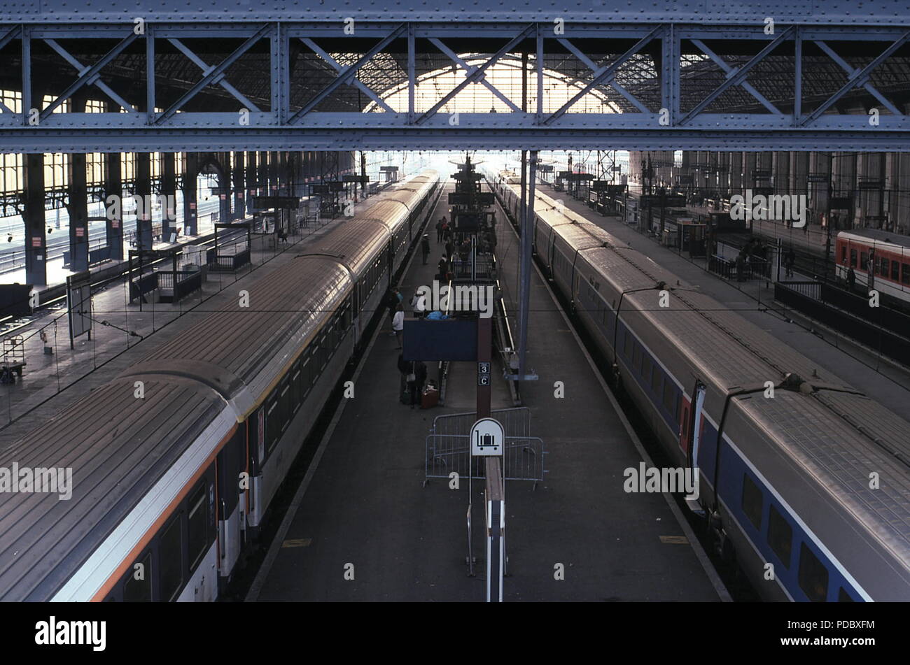 AJAXNETPHOTO. BORDEAUX, FRANCE. - MAINLINE TRAIN STATION - PASSENGER ...