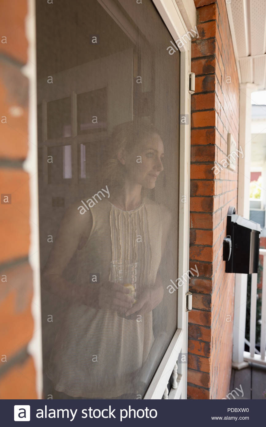Screen door porch hi-res stock photography and images - Alamy