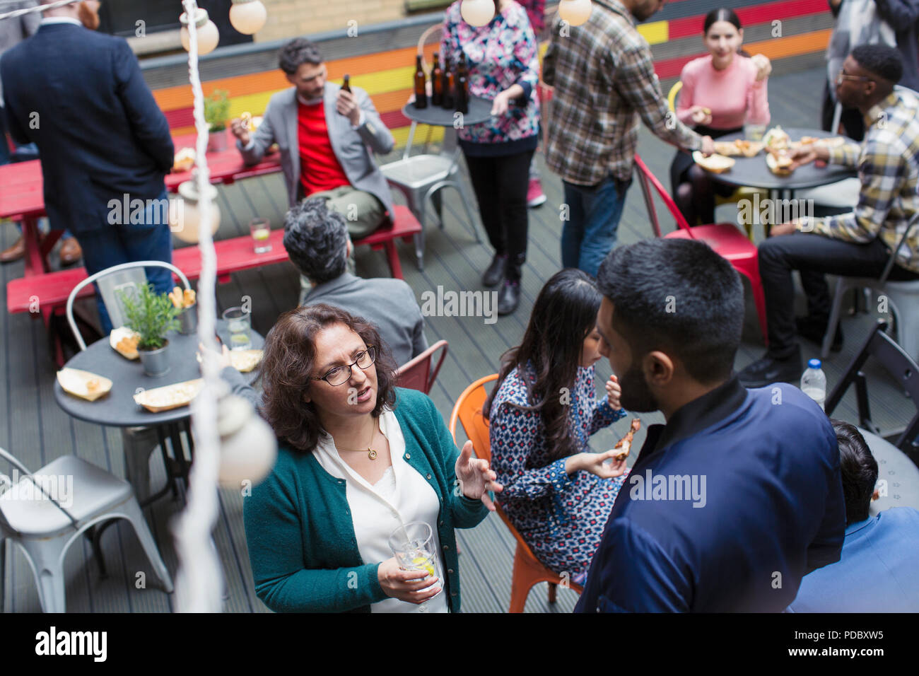 Chinese people socializing hi-res stock photography and images - Alamy