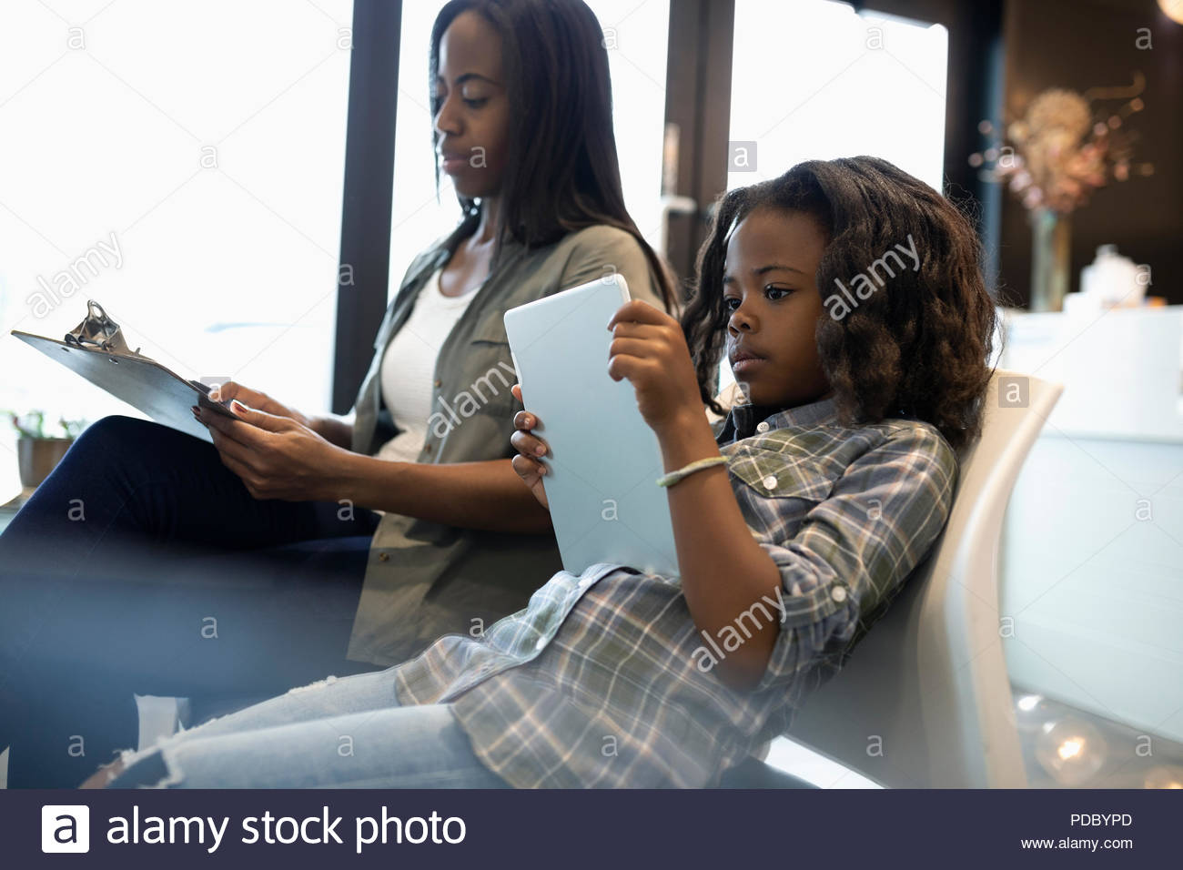 Doctors waiting room and tablet hi-res stock photography and images - Alamy