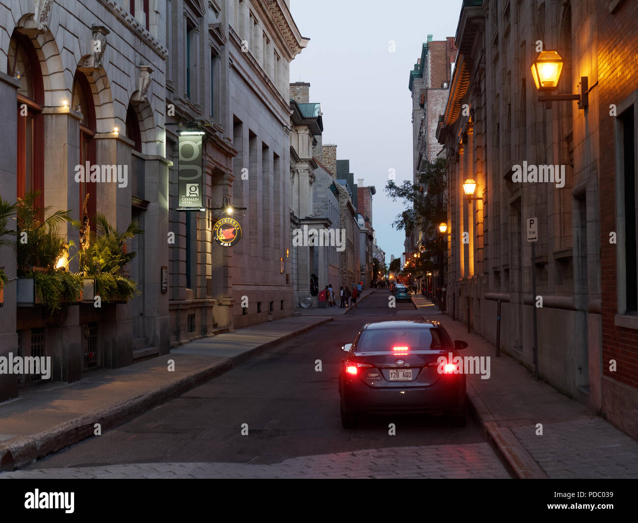 Old quebec city street hi-res stock photography and images - Alamy