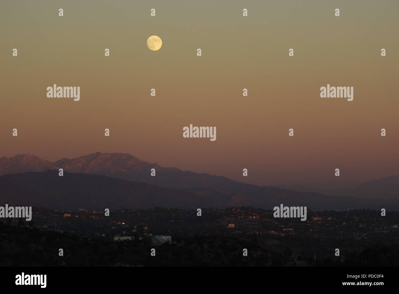 Clean night sky hi-res stock photography and images - Alamy