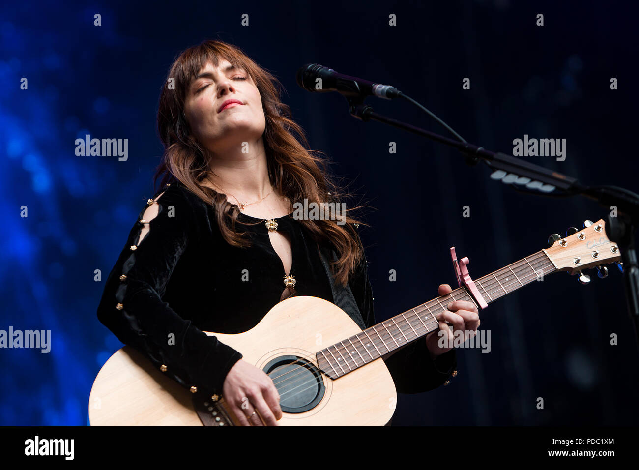 Julia stone hi-res stock photography and images - Alamy