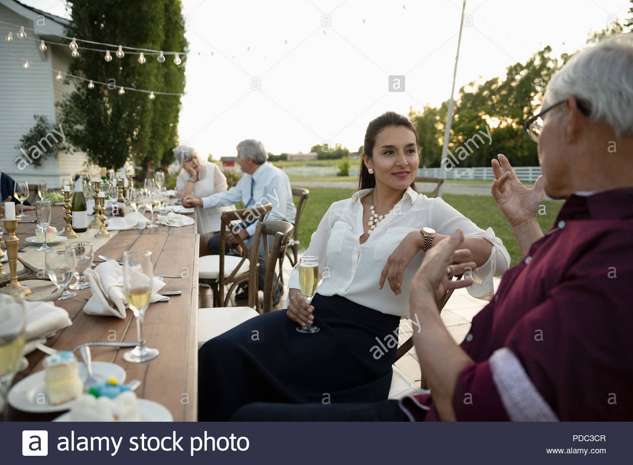 Men talking friends wedding hi-res stock photography and images - Alamy
