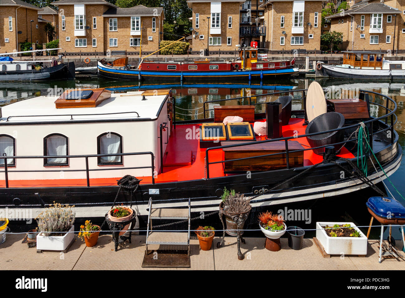 Houseboats In Greenland Dock Marina, Rotherhithe, London, England Stock ...
