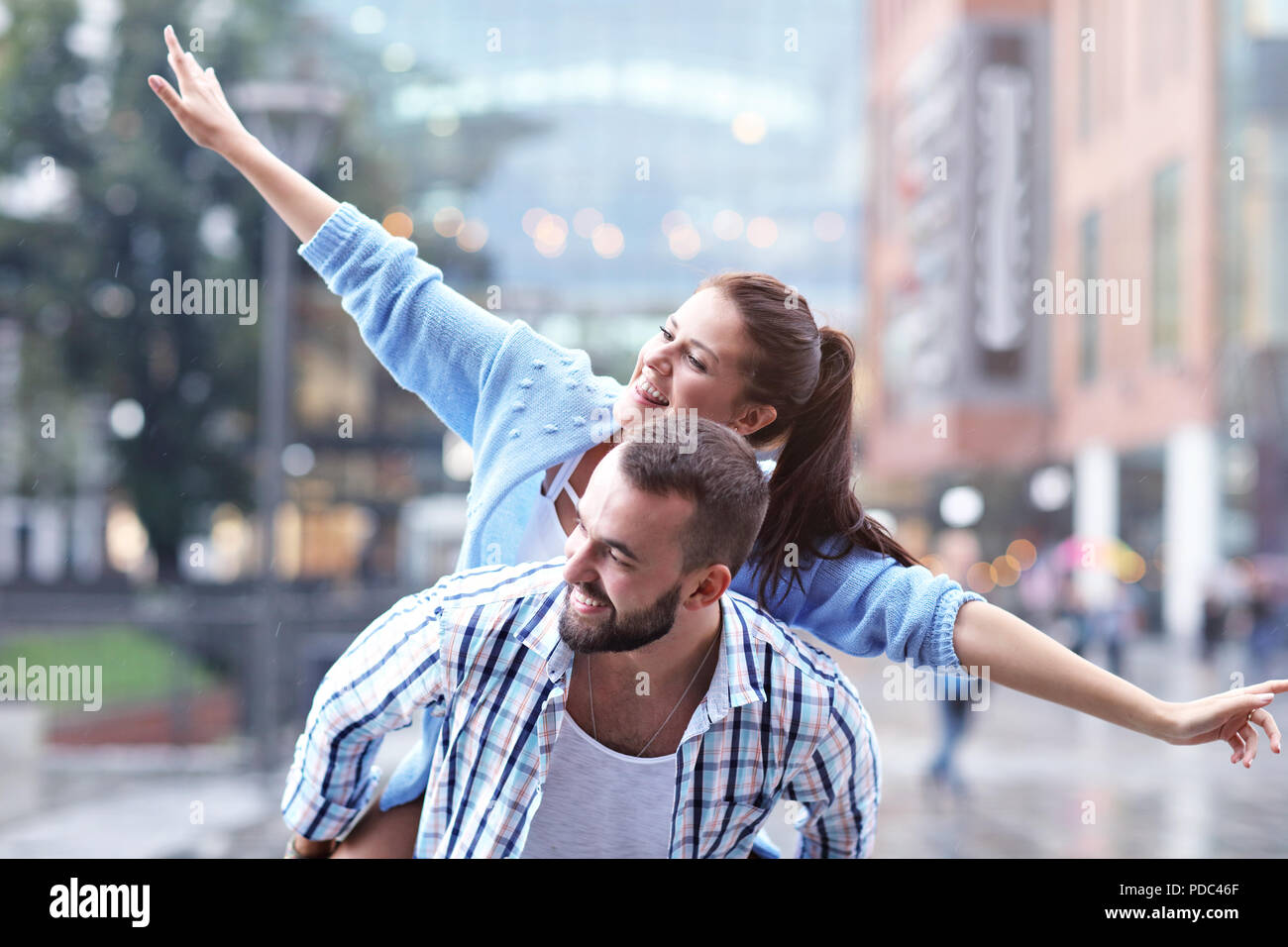 Kiss pointing hi-res stock photography and images - Alamy