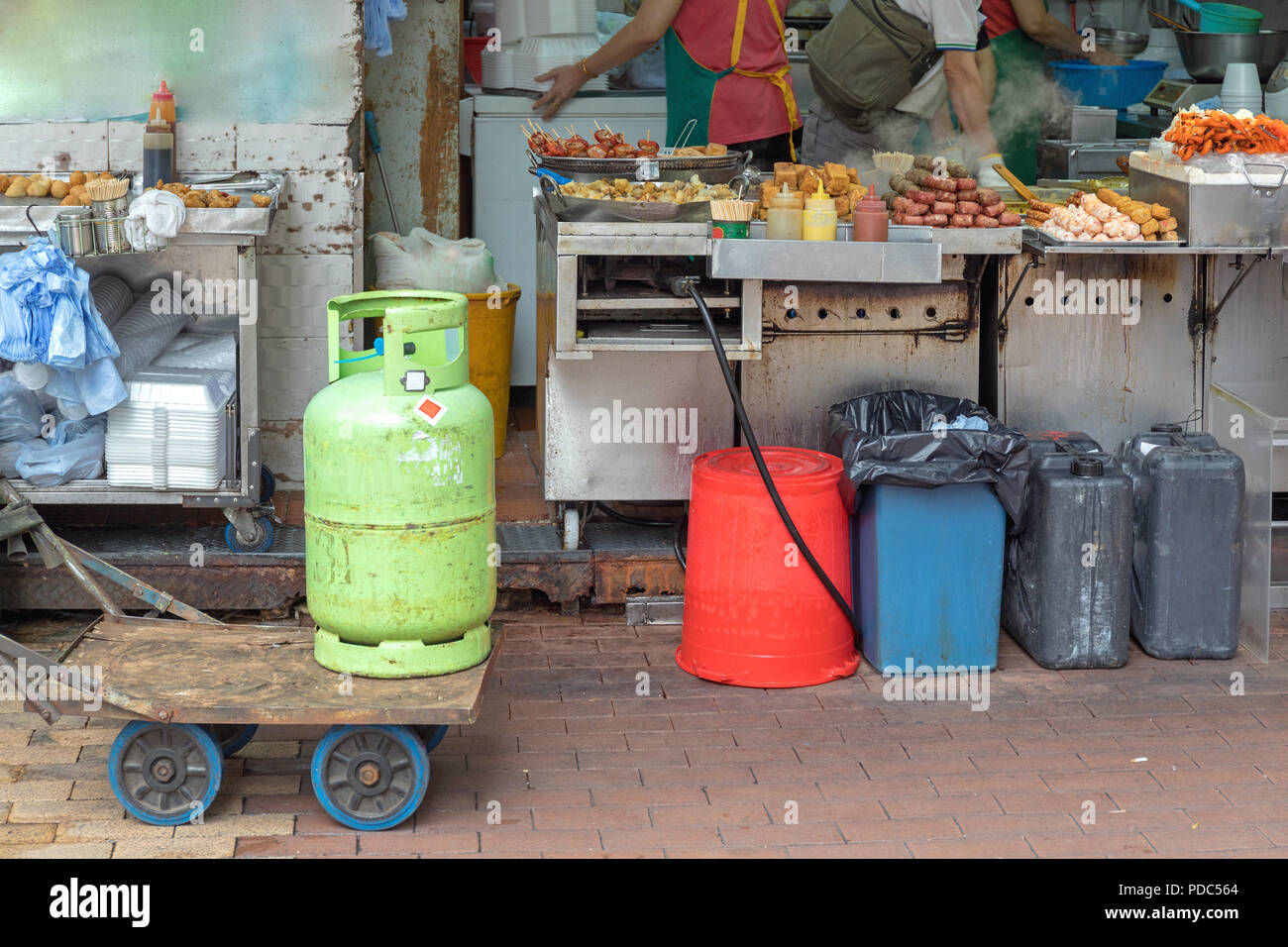 Gas Powered Stir Fry Fast Food Shop Stock Photo - Alamy