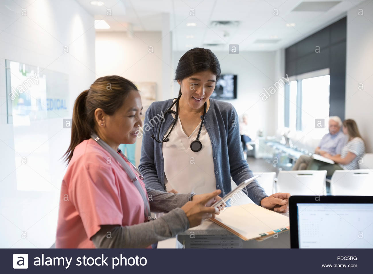 Doctor office reception hi-res stock photography and images - Alamy