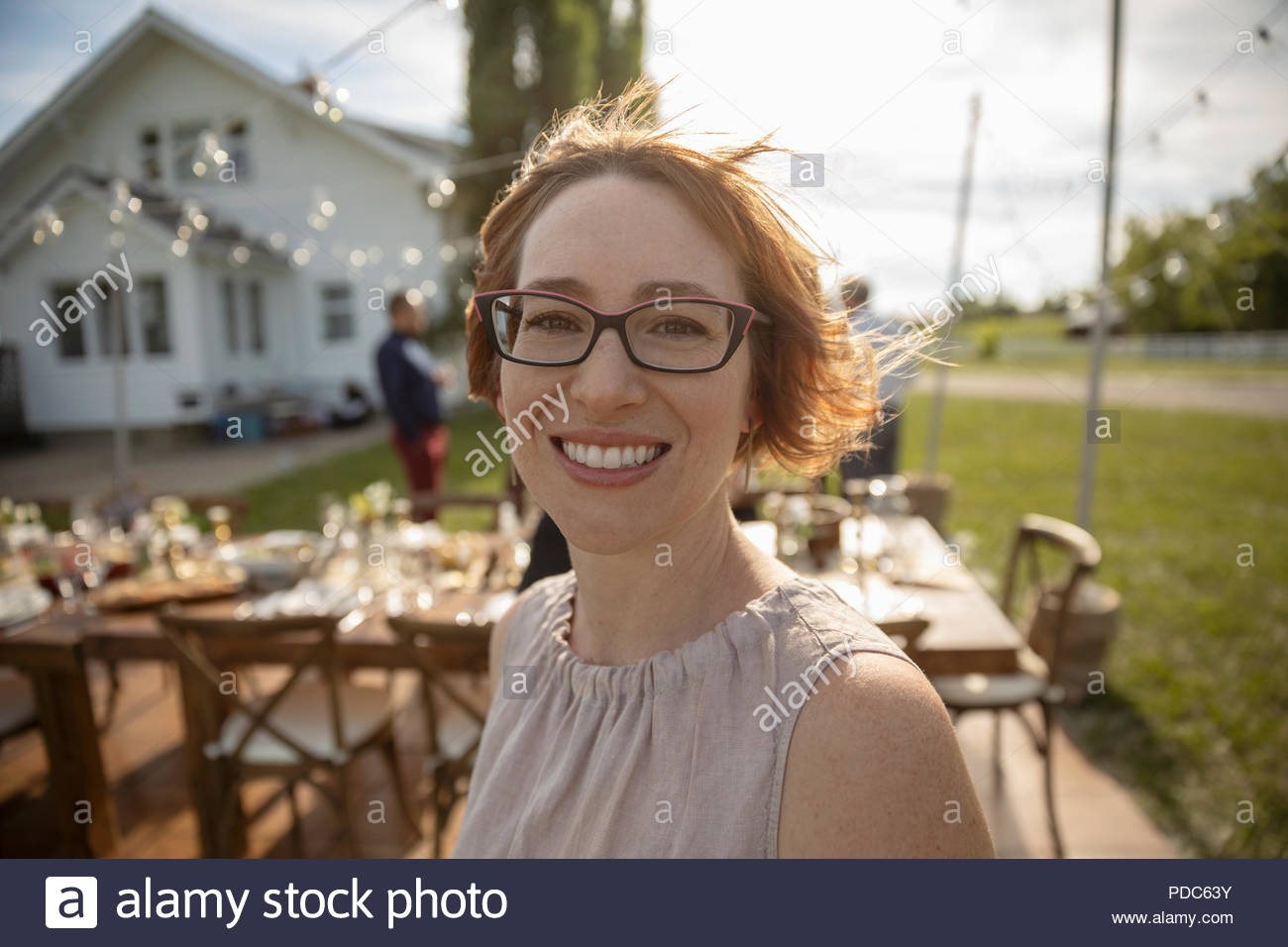 Sunny wedding hi-res stock photography and images - Alamy