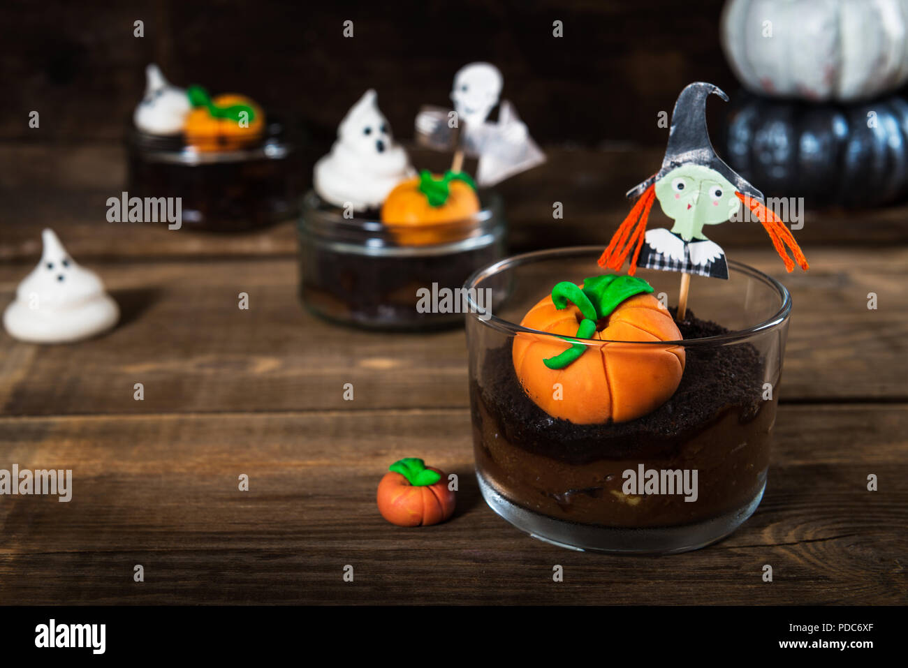 Easy Homemade Chocolate Dirt Pudding for Halloween with Meringue Ghosts ...