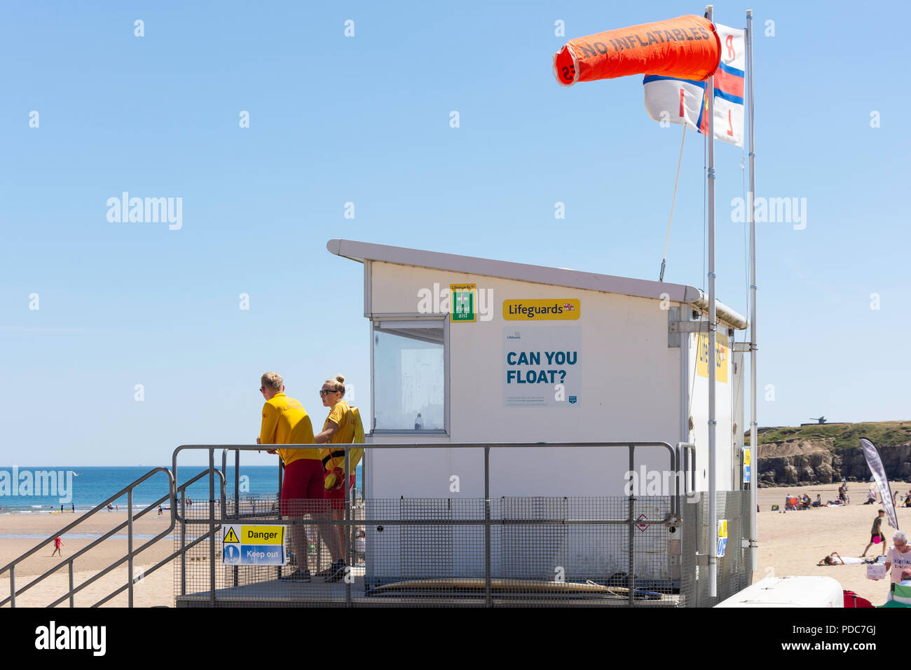 Lifeguards lifeguard station on sandhaven beach south shields lo hi-res ...