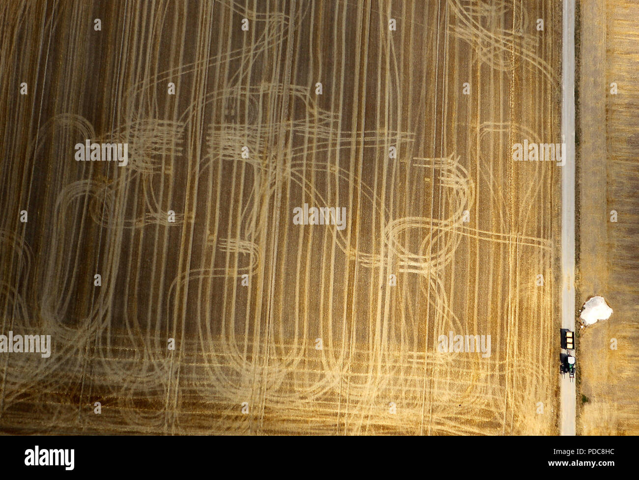 Straw rollers hi-res stock photography and images - Alamy