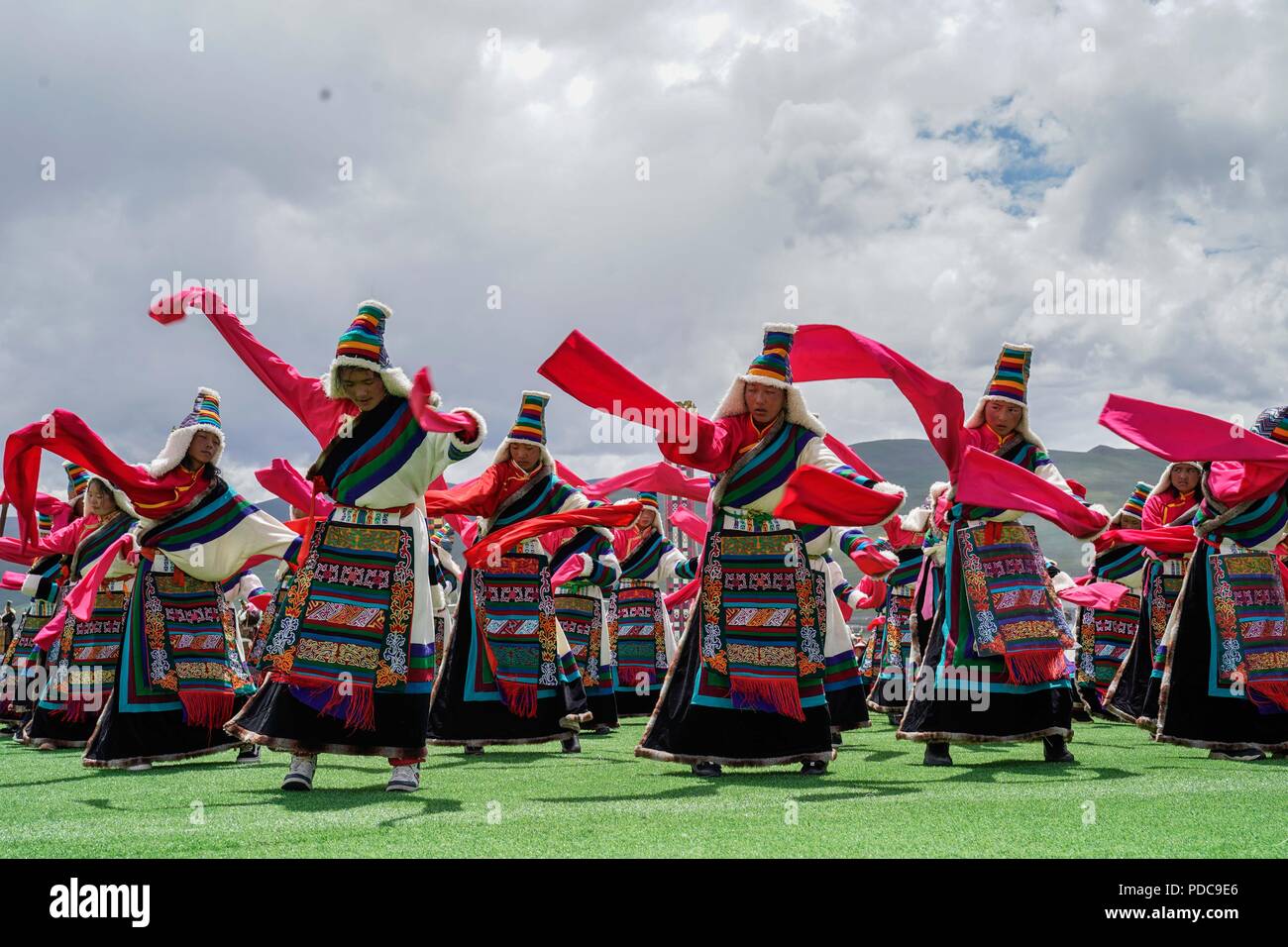 Damxung, China's Tibet Autonomous Region. 8th Aug, 2018. Herdsmen dance ...