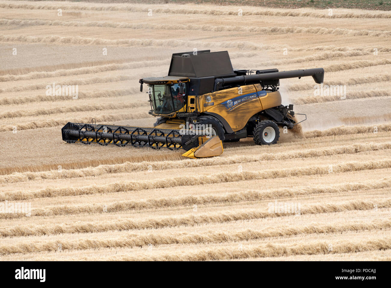 Modern combine harvester uk hi-res stock photography and images - Alamy
