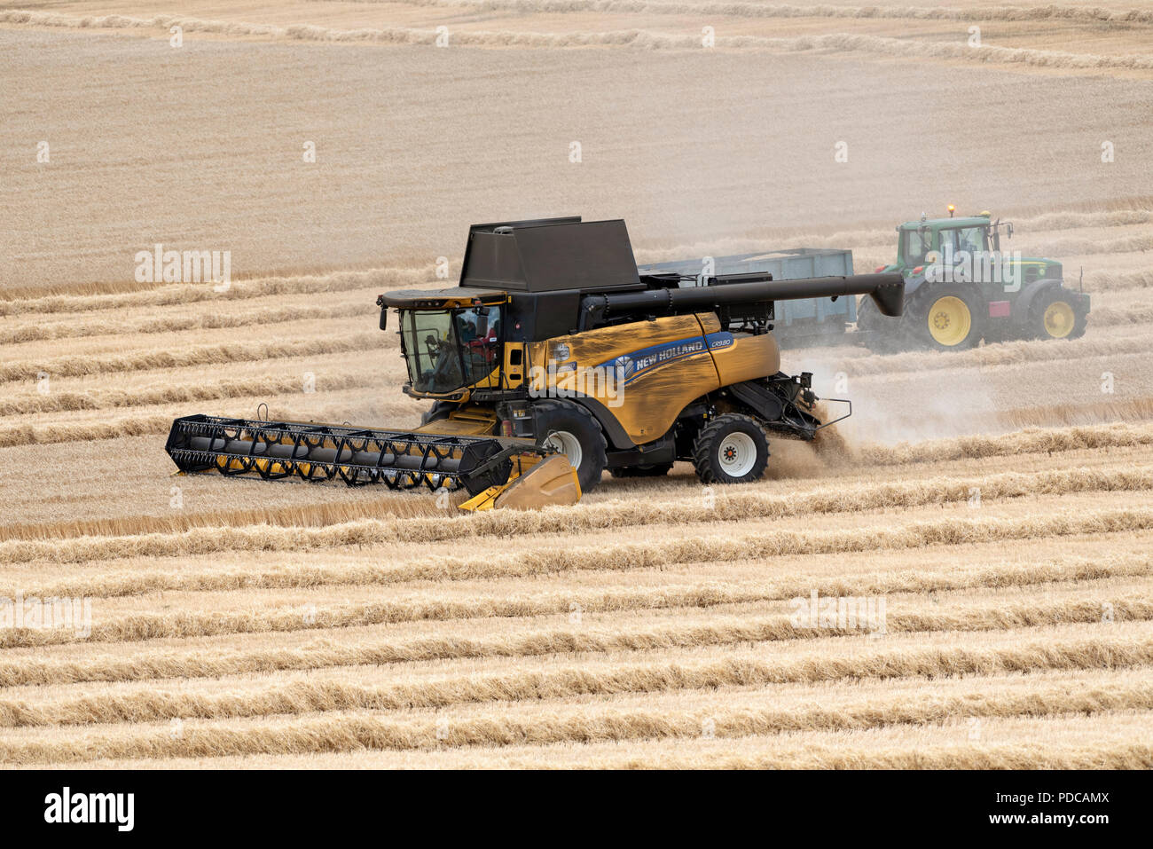 Modern combine harvester uk hi-res stock photography and images - Alamy