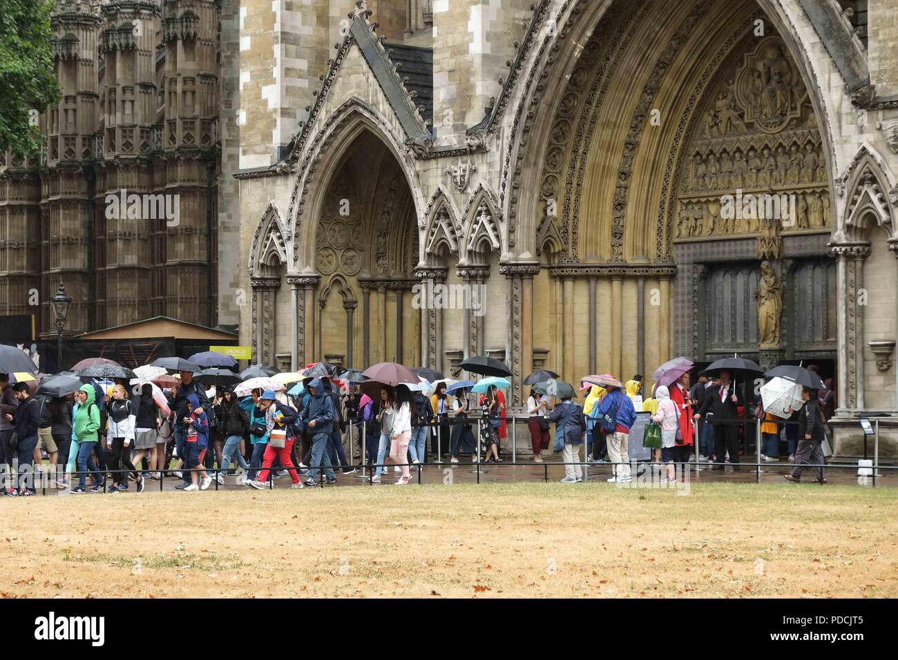 Live westminster abbey hi-res stock photography and images - Alamy