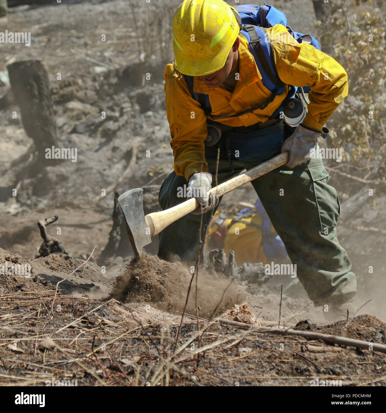 Soldiers with the Oregon Army National Guard fight the Garner Complex ...