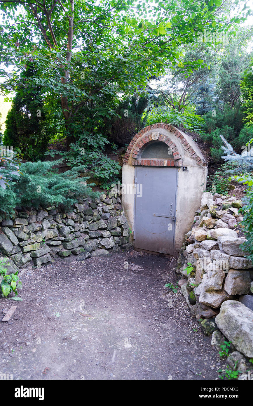 Old bomb shelter hi-res stock photography and images - Alamy