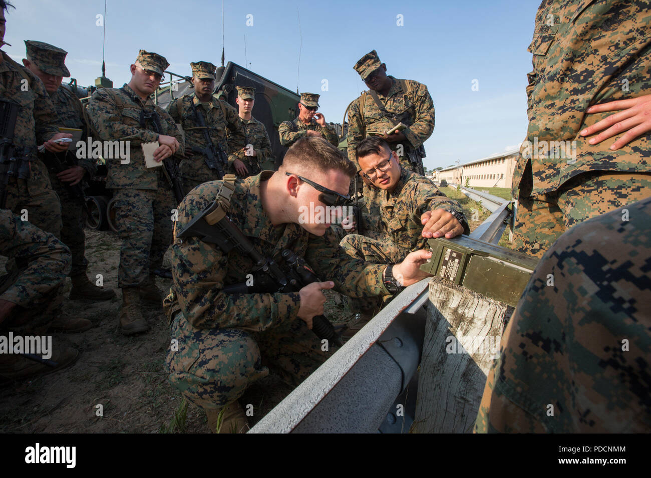 117f radio hi-res stock photography and images - Alamy