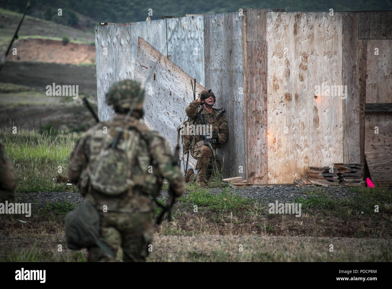 1 27 infantry battalion wolfhounds hi-res stock photography and images ...
