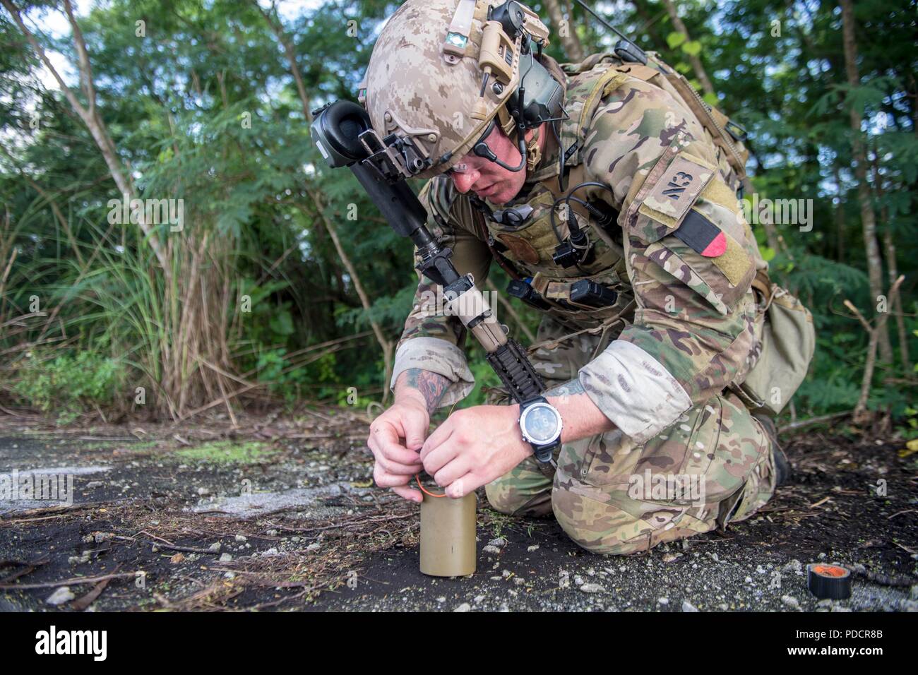 Explosive Ordnance Disposal Technician 1st Class Daniel Cunningham ...