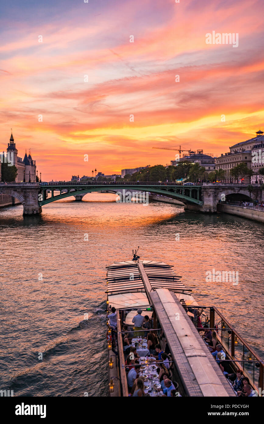 The Seine River at sunset. During the summer heatwave of 2018, Paris ...