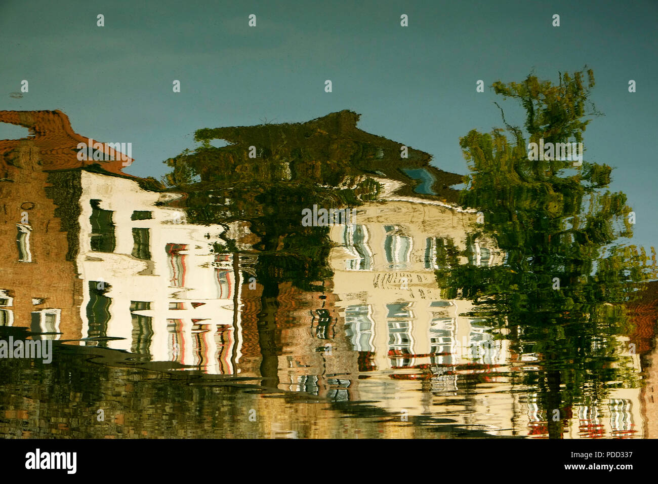 Distorted art hi-res stock photography and images - Alamy