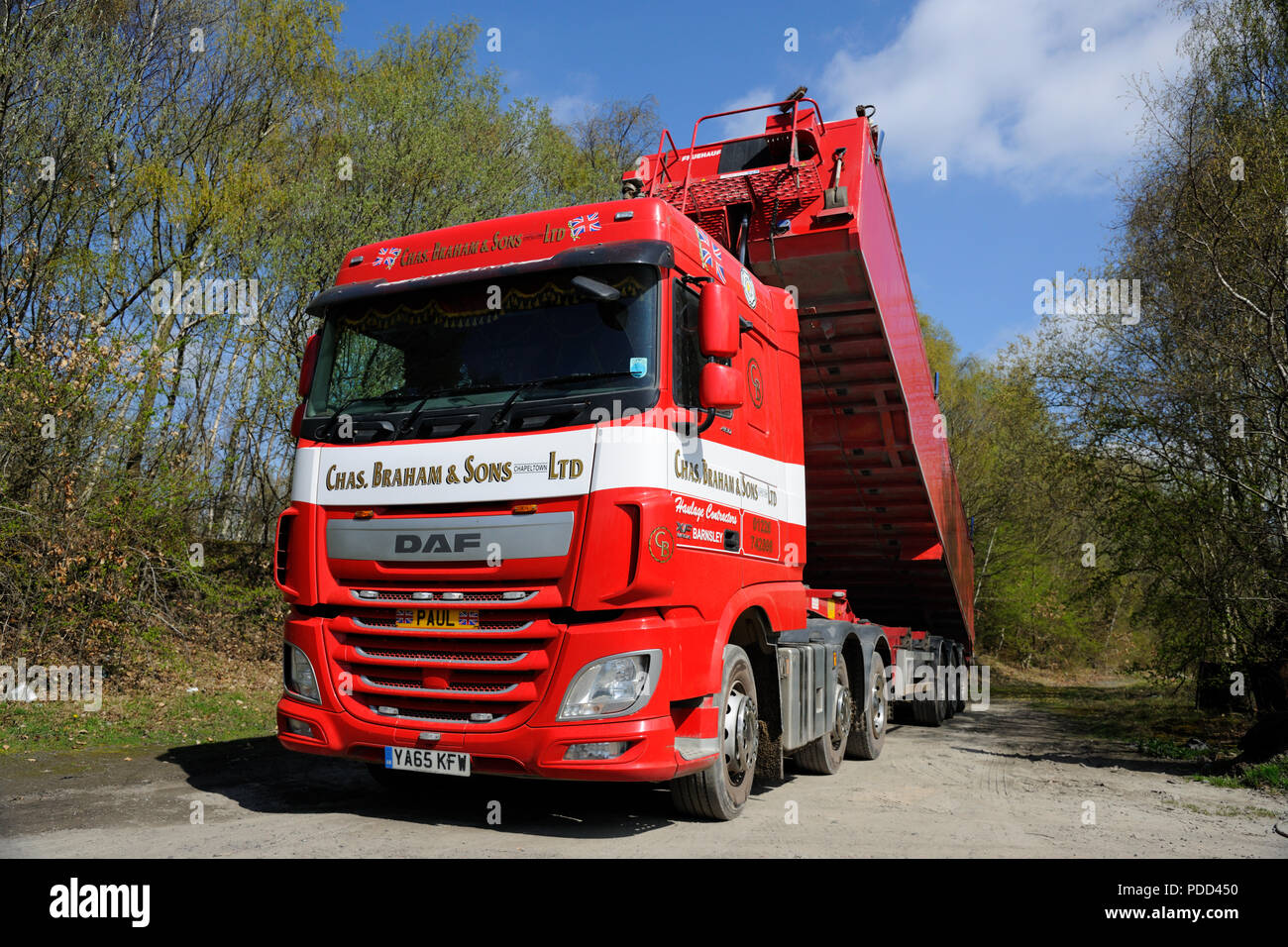 DAF bulk tipper truck with trailer hopper in tipping position Stock ...