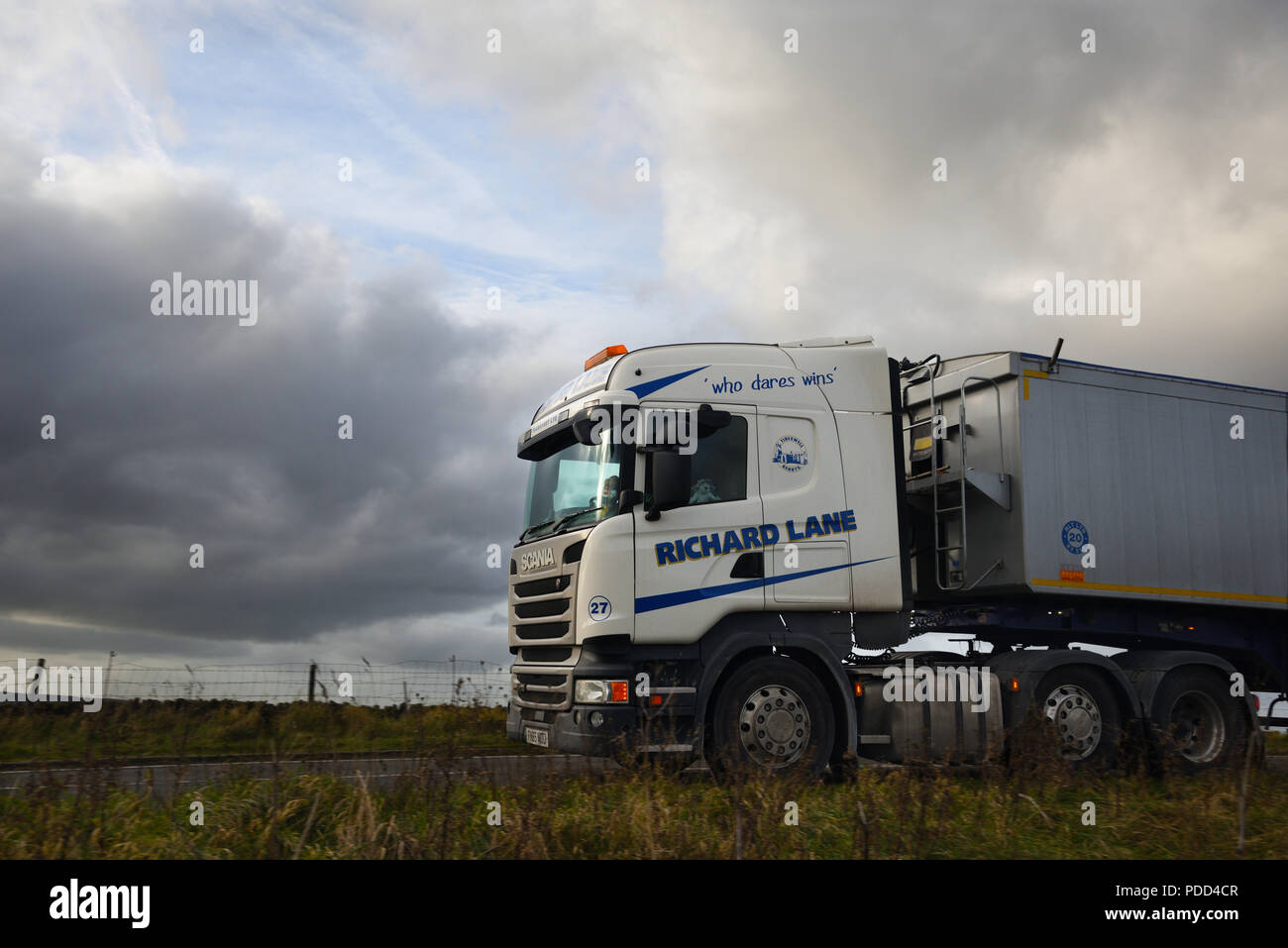 Bulk tipper hi-res stock photography and images - Alamy