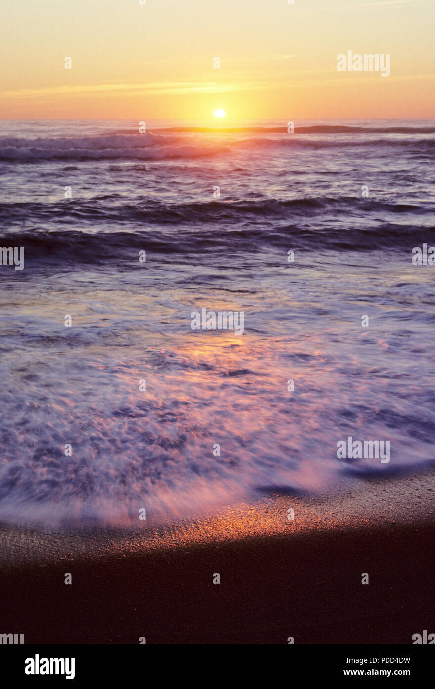 Sunrise for book cover hi-res stock photography and images - Alamy
