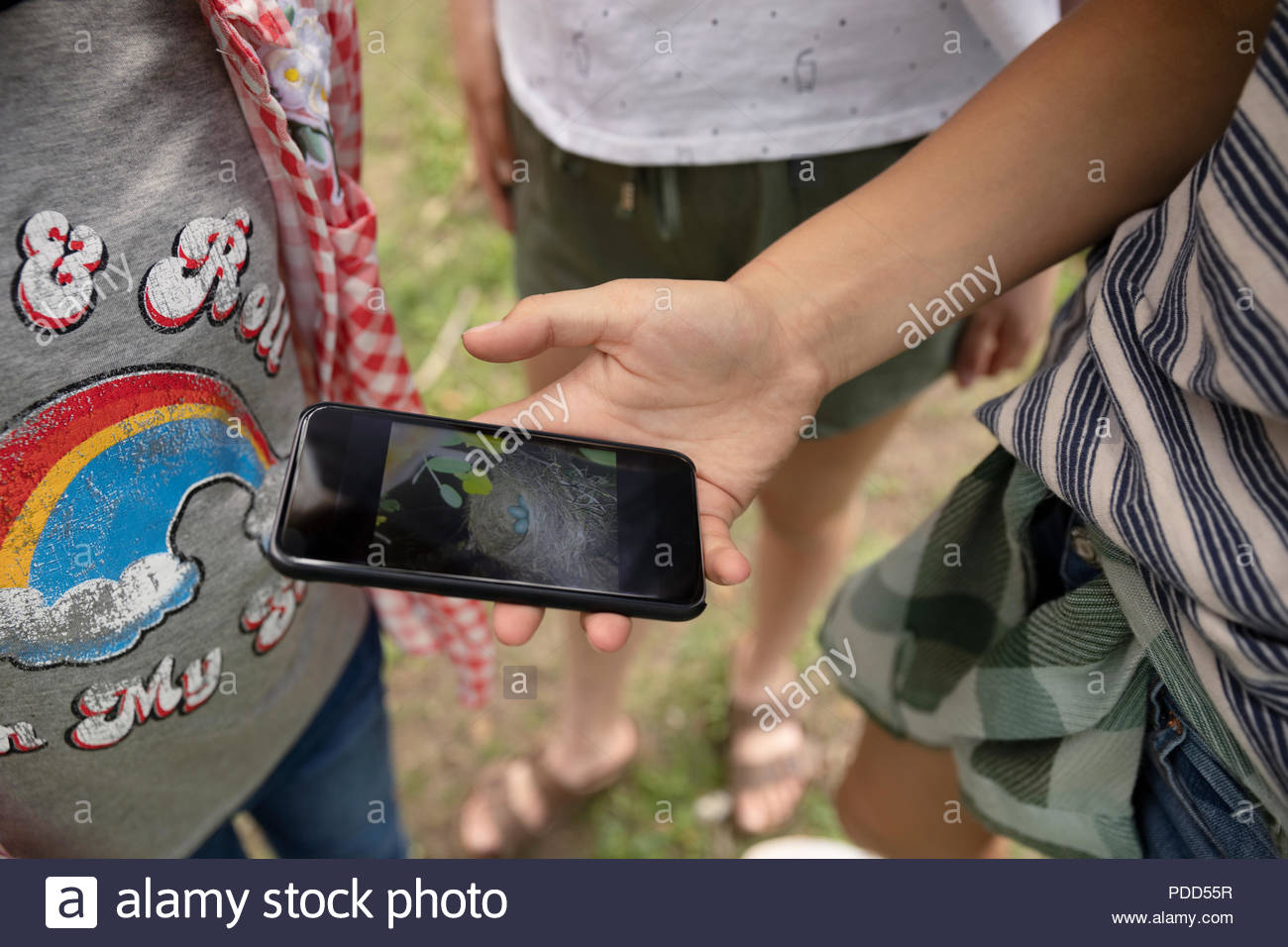 Tween girls phone hi-res stock photography and images - Alamy