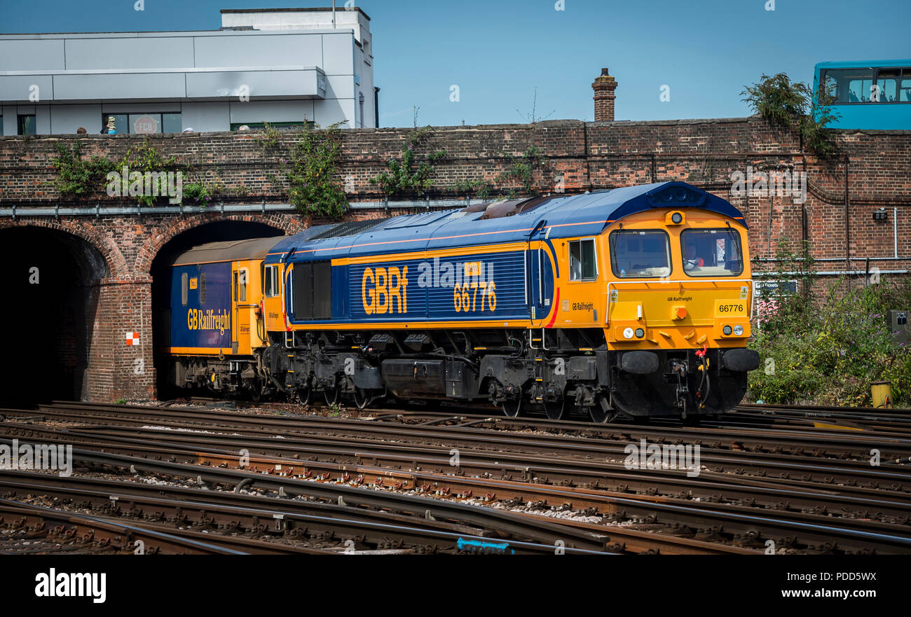 Class 66 locomotive in GB Railfreight livery Stock Photo - Alamy Class 66 locomotive in GB Railfreight livery Stock Photo - Alamy