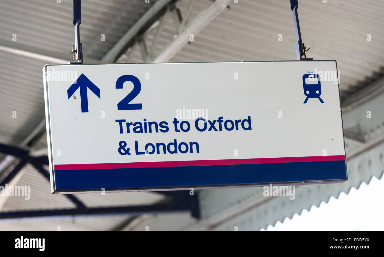 Platform Signage Stock Photos & Platform Signage Stock Images - Alamy