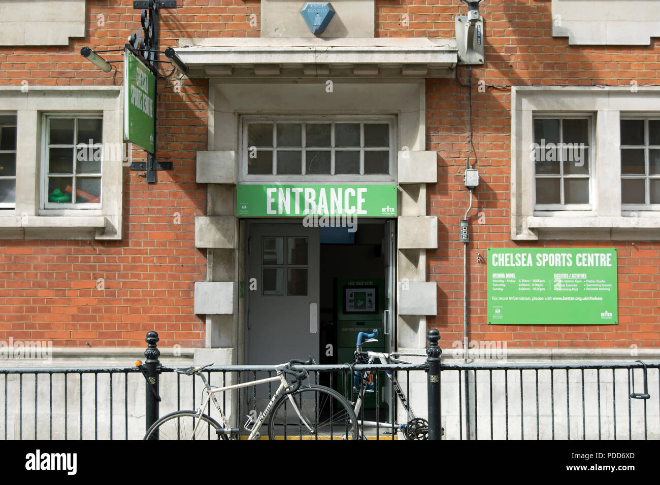 Chelsea sports centre hi-res stock photography and images - Alamy