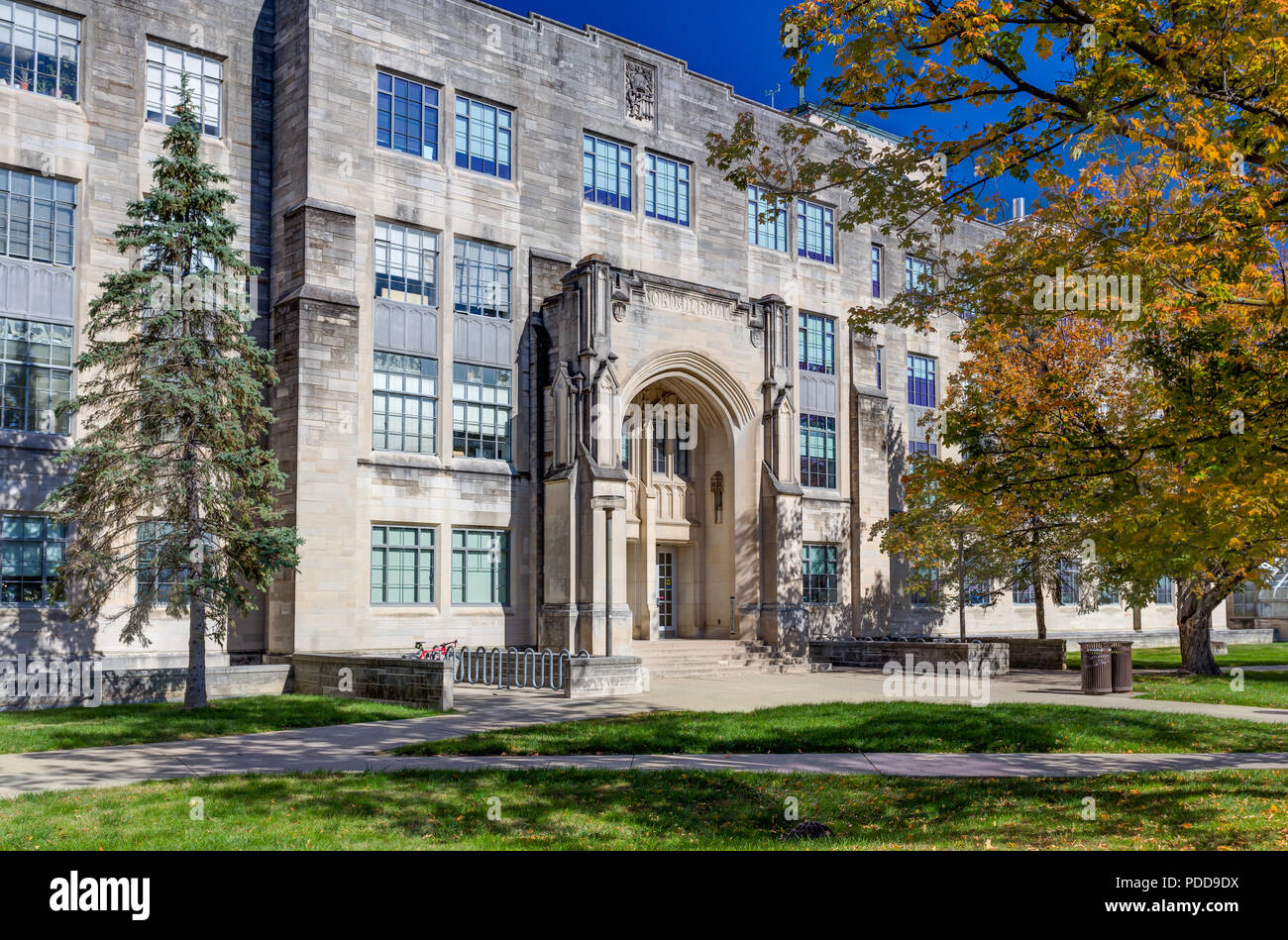BLOOMINGTON, IN/USA - OCTOBER 22, 2017: College Science Building and ...