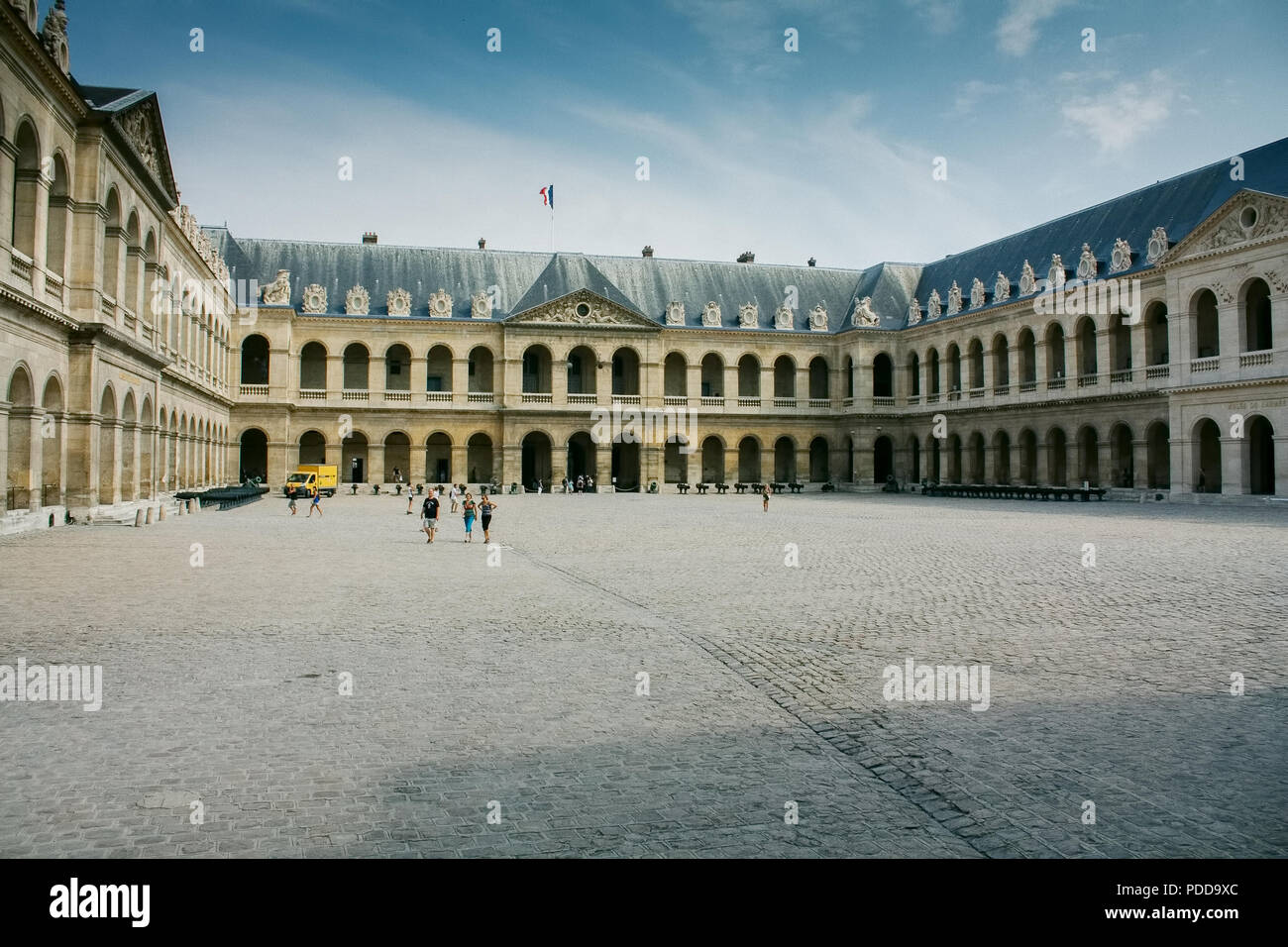 Courtyard inside the Musée d'histoire contemporaine, Les Invalides ...