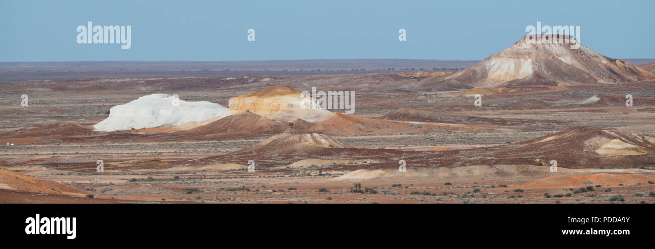 Australia, South Australia, Stuart Highway, Coober Pedy. Kanku ...