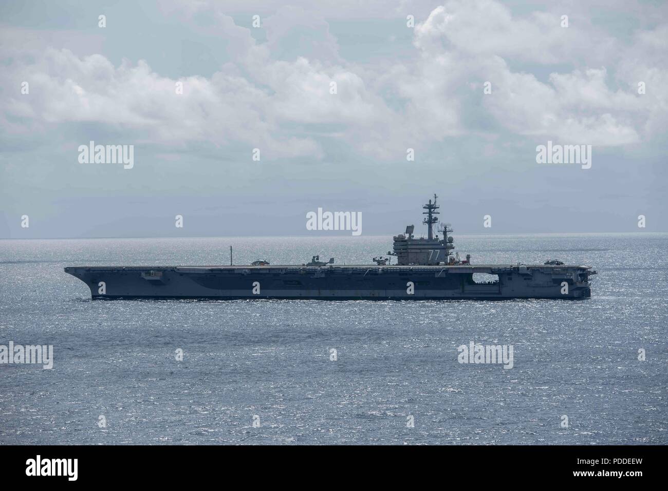 Uss george h w bush hi-res stock photography and images - Alamy