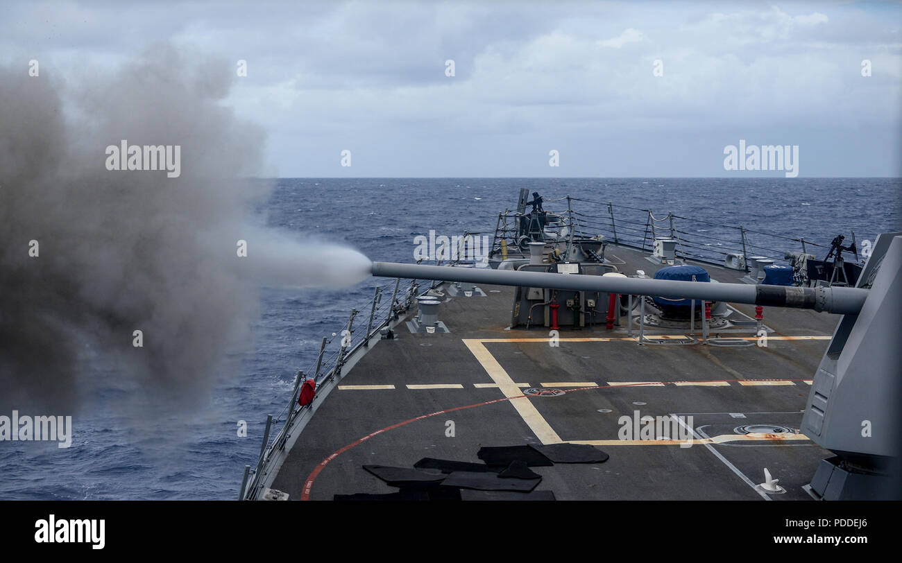 Uss sterett ddg 104 hi-res stock photography and images - Alamy