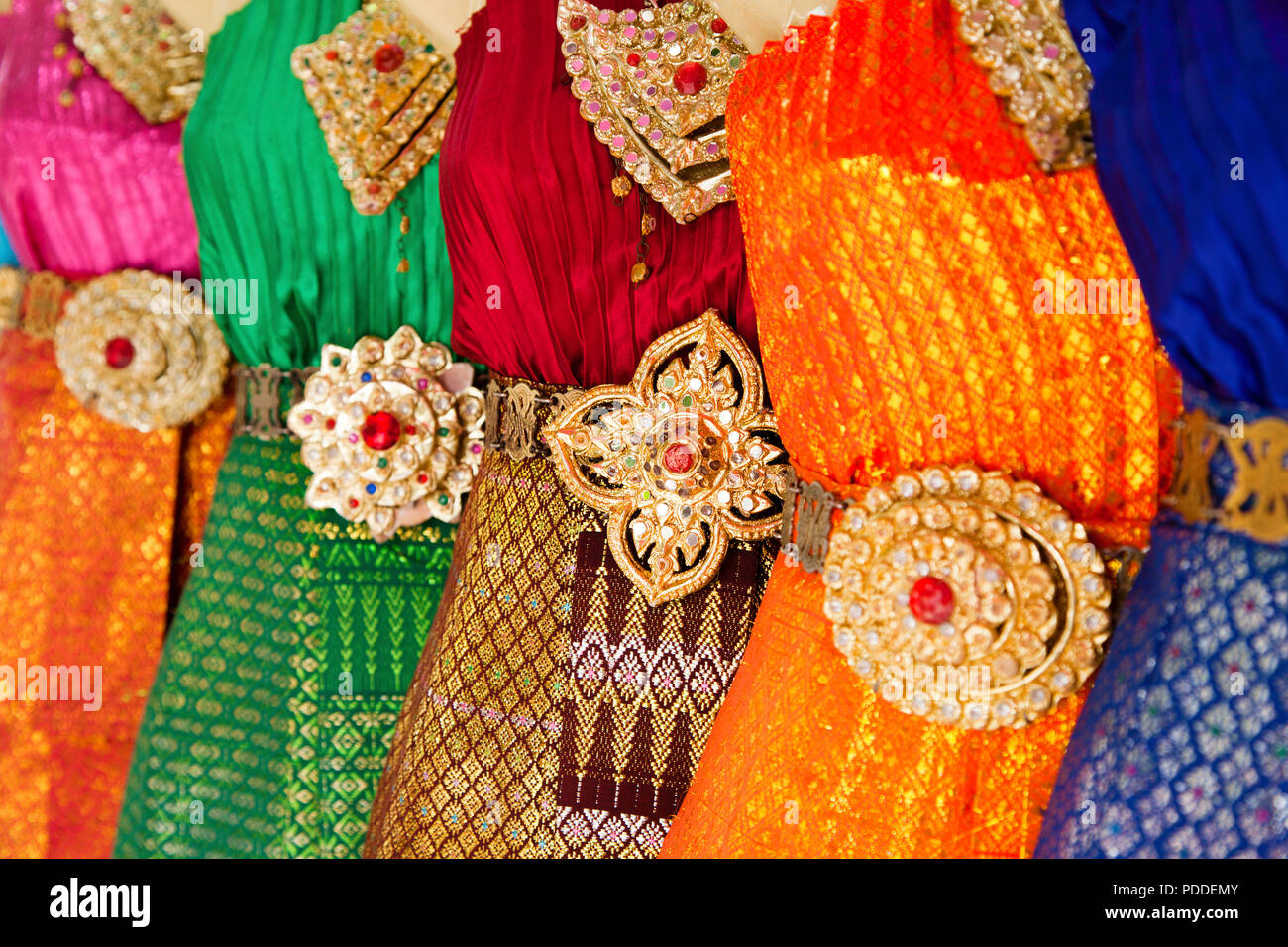 Thai traditional dance thailand hi-res stock photography and images - Alamy