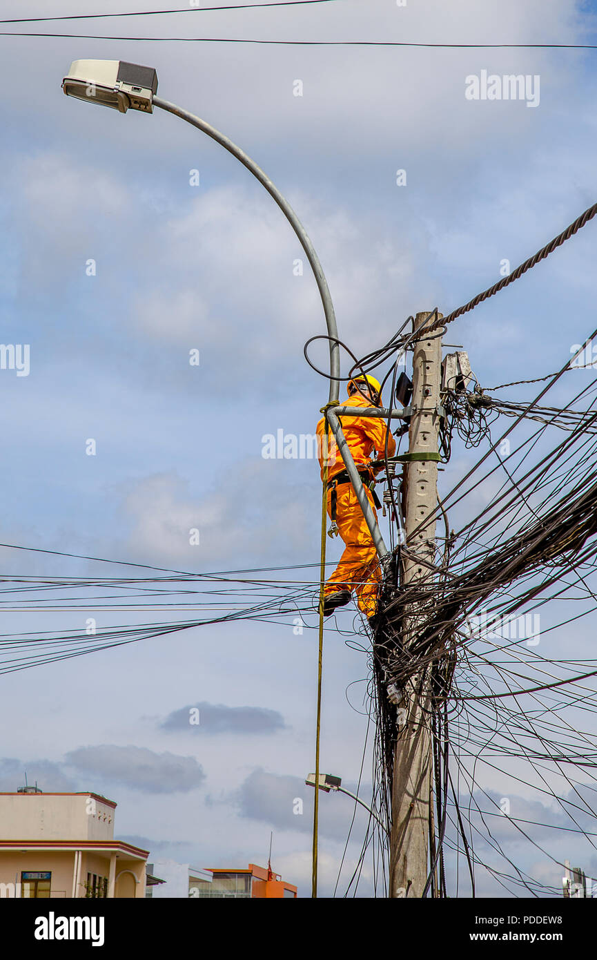 High voltage power pole with wires tangled hi-res stock photography and ...