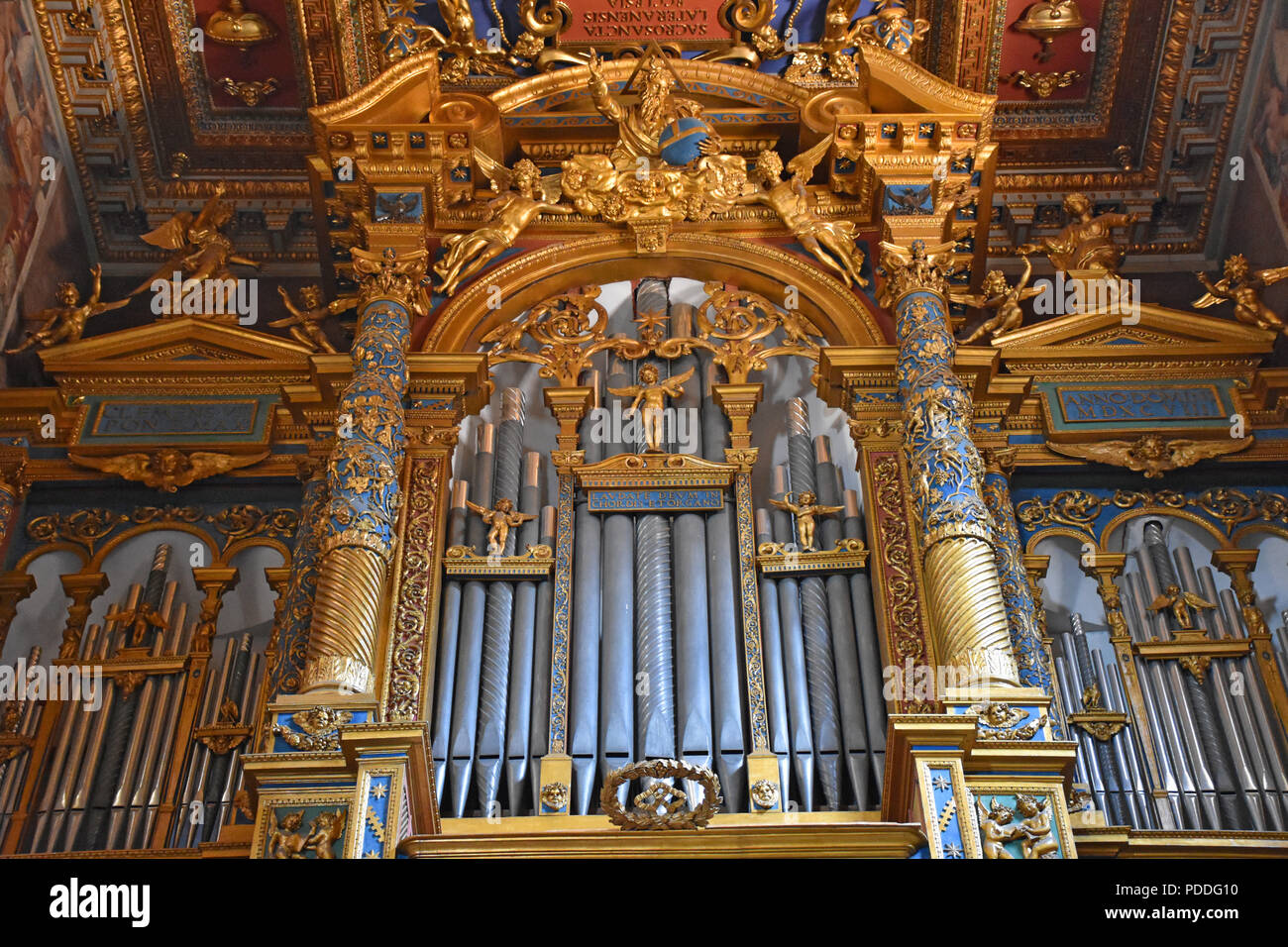 Italy, Rome, basilica of San Giovanni in Laterano, great organ Stock ...