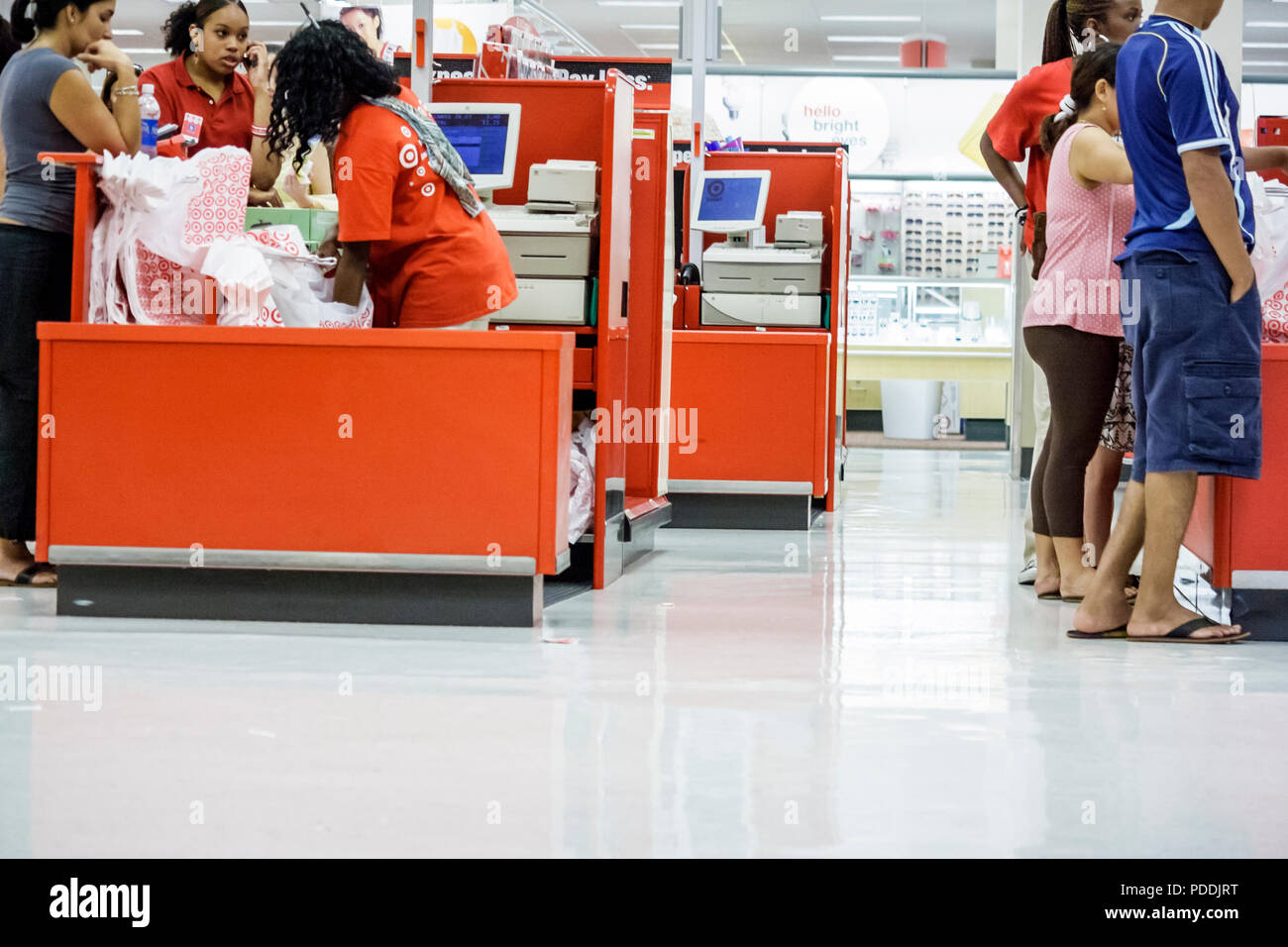 Target big box hi-res stock photography and images - Alamy