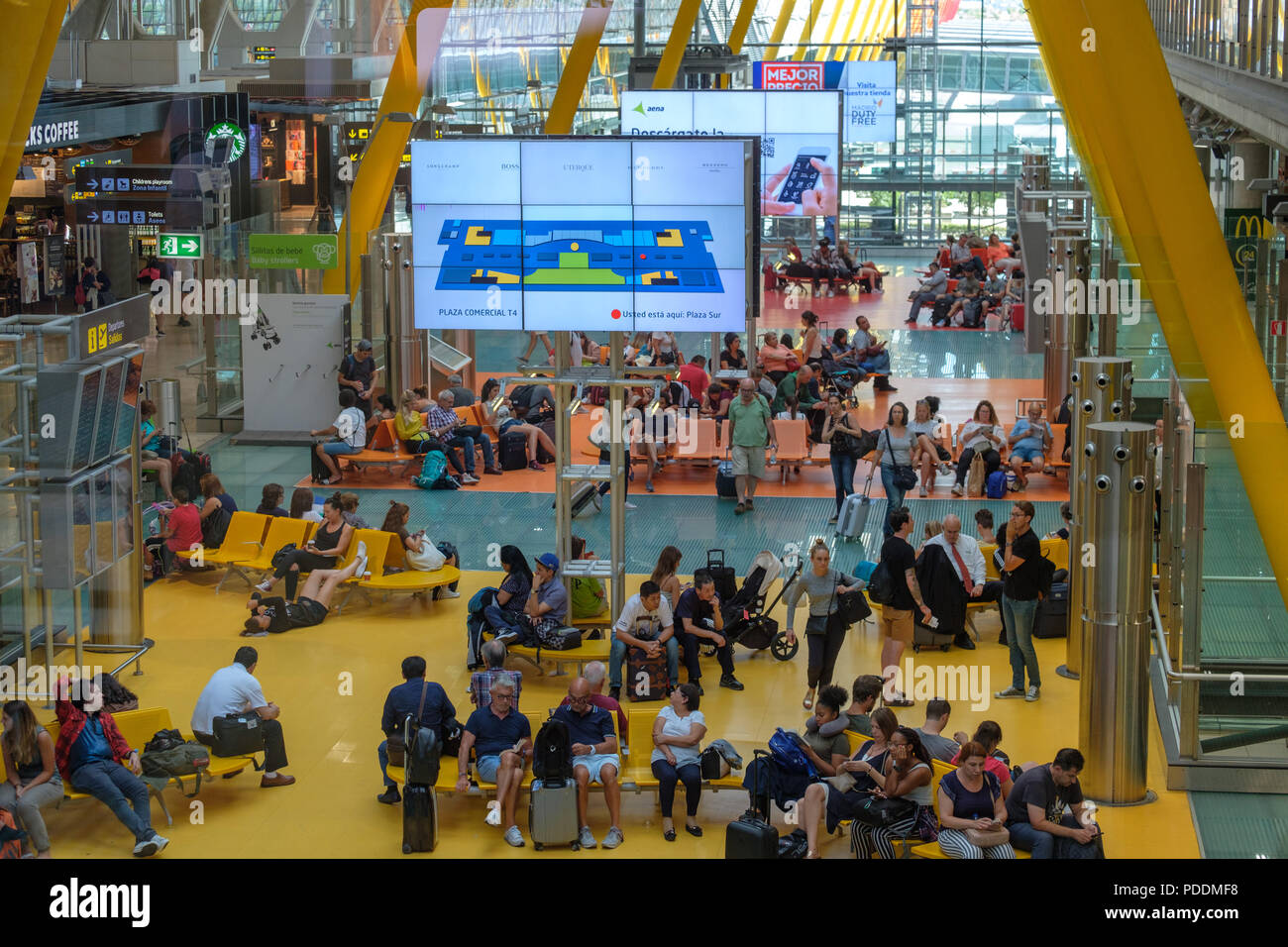 Barajas international airport terminal madrid hi-res stock photography ...