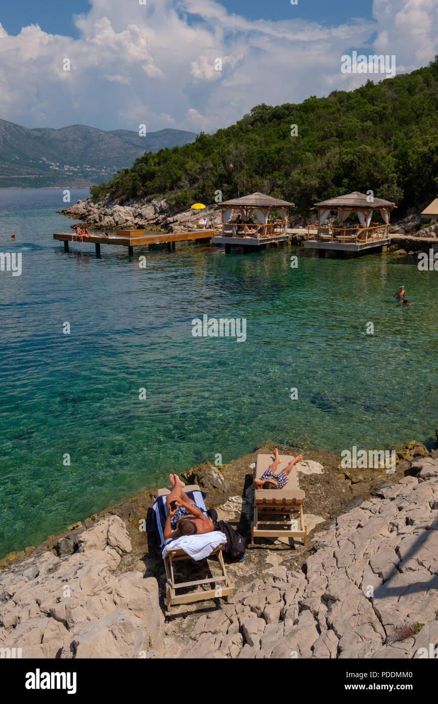 People sunbathing hi-res stock photography and images - Alamy