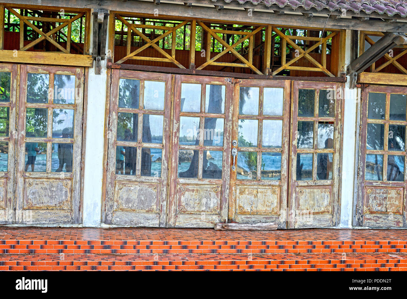 Rumah tua hi-res stock photography and images - Alamy
